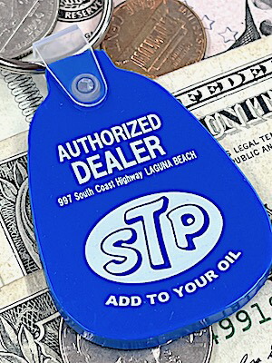 【楽天市場】アメリカン雑貨 ラバーサドルキーホルダー STP BLUE キーリング キーチェーン 鍵 バッグ：アメリカン雑貨インテリア【1985】