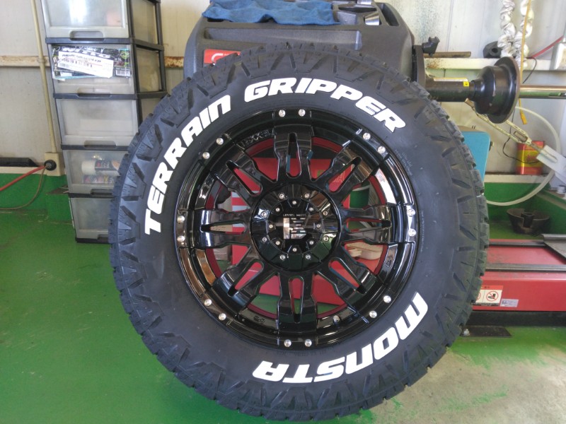 【楽天市場】新品/4本 特価 150プラド ハイラックス サーフ FJ タイヤホイールセット 265/70R17 265/65R17 MONSTA TERRAIN GRIPPER 17インチ ...