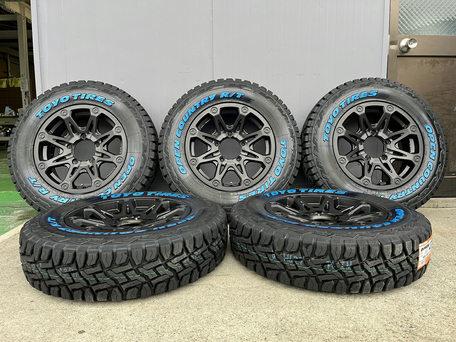 【楽天市場】5本セット【背面用付き！】ジムニー JB23 JB64 ノーマル車高対応！16インチ Bounty Collection BDX08 トーヨーオープンカントリーRT 185 ...