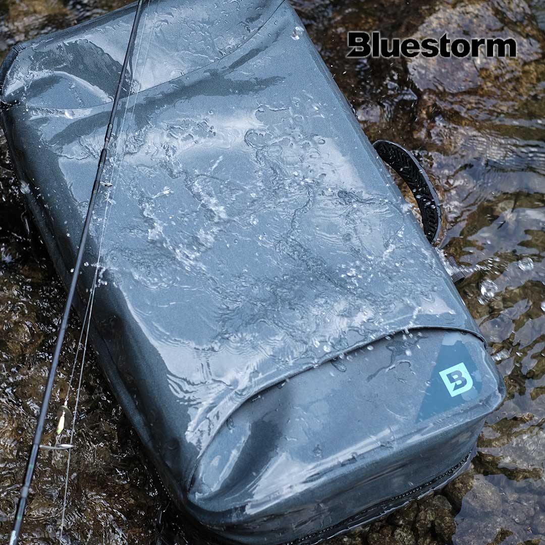 【楽天市場】【BLUESTORM/ブルーストーム】BSJ-SQB1 ハルマッタン サーフェイスドライキャリーオール オフショアブルー (161955) バッグ：熊人楽天市場店