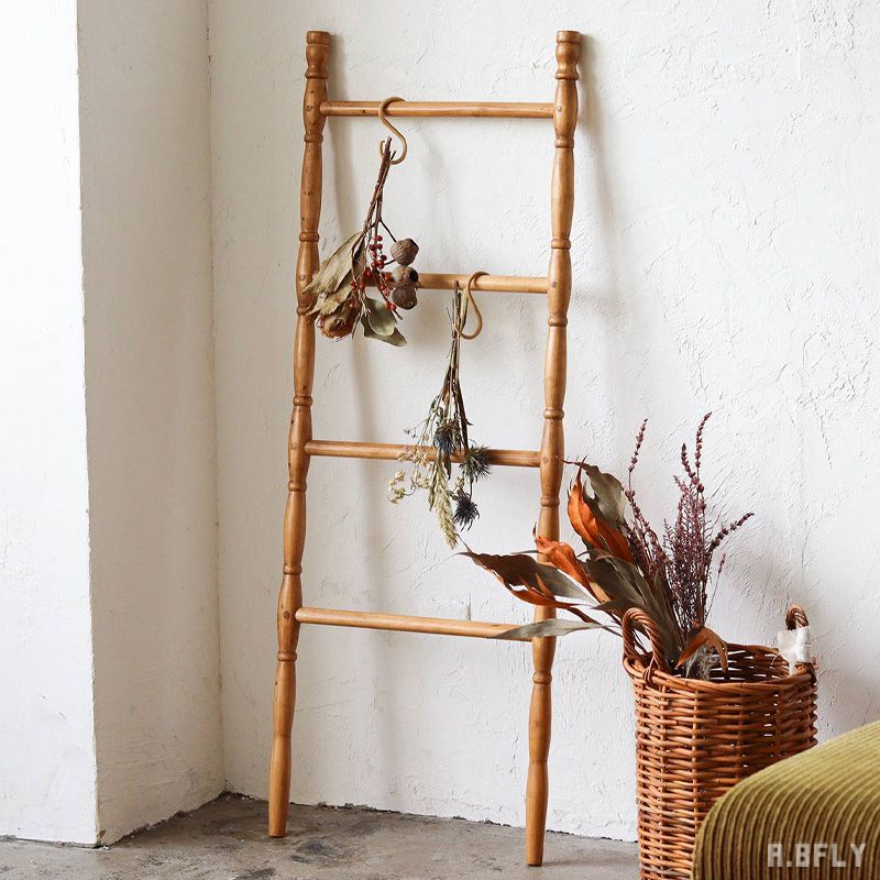 【楽天市場】ラダーラック 梯子 はしご パイン材 天然木 ウッド 木製 アンティーク風 レトロ ヴィンテージ サイドテーブル ディスプレイ インテリア 天然素材 ハンドメイド ドライフラワー ...