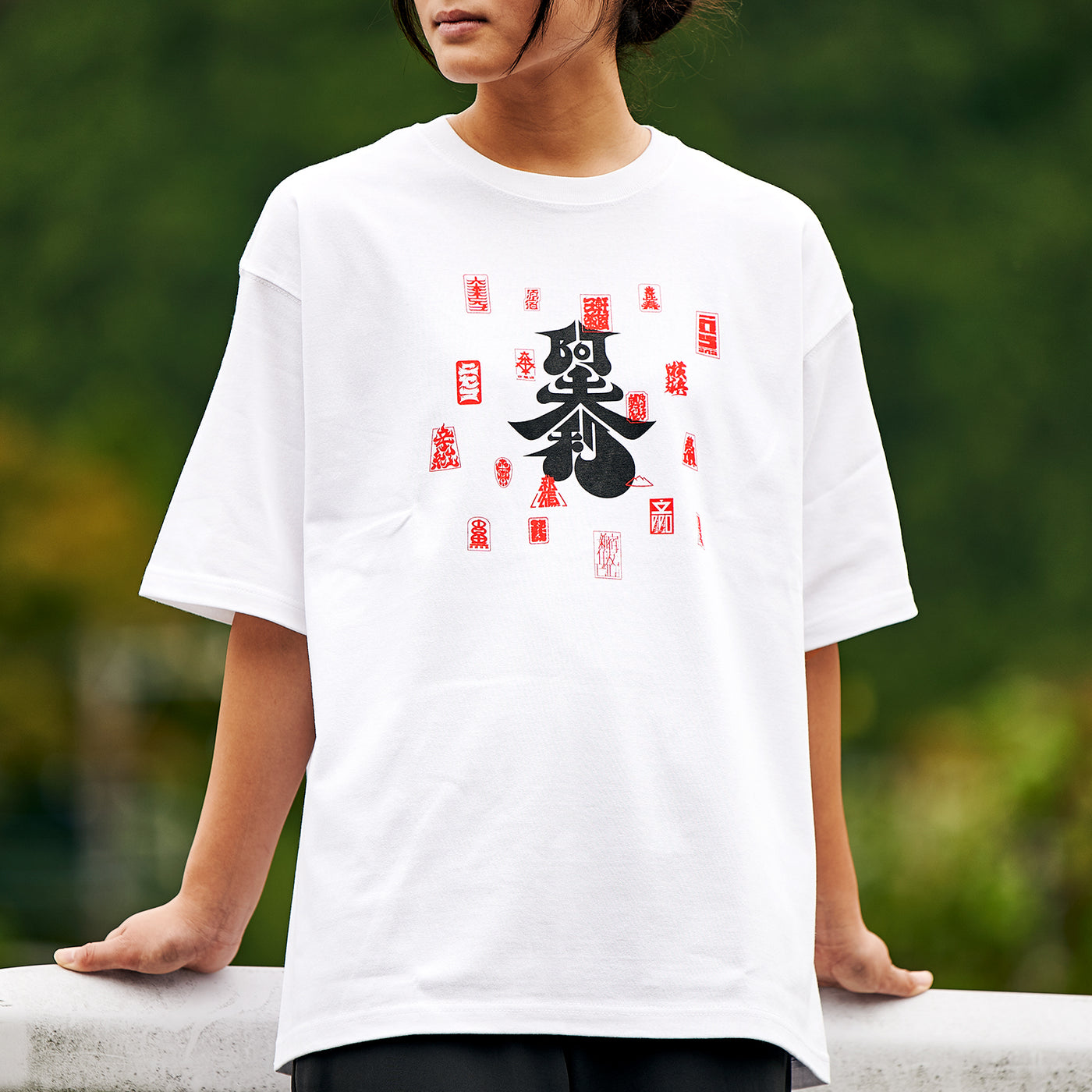 【楽天市場】らーめん【AFURI】公式 阿夫利 / 御朱印 タイポグラフィTシャツ（WHITE） / オリジナルTシャツ ティーシャツ 限定 店舗 おうち ギフト お祝い 贈り物：AFURIの通販