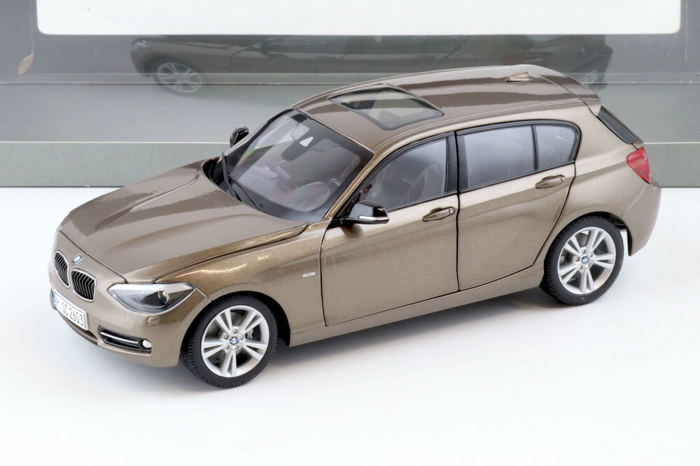 【楽天市場】パラゴンモデル 1/18 BMW 1 シリーズ 125i F20 5ドア スパークリング ブロンズ 開閉Paragon Models 1:18 BMW 1 Series 125i ...