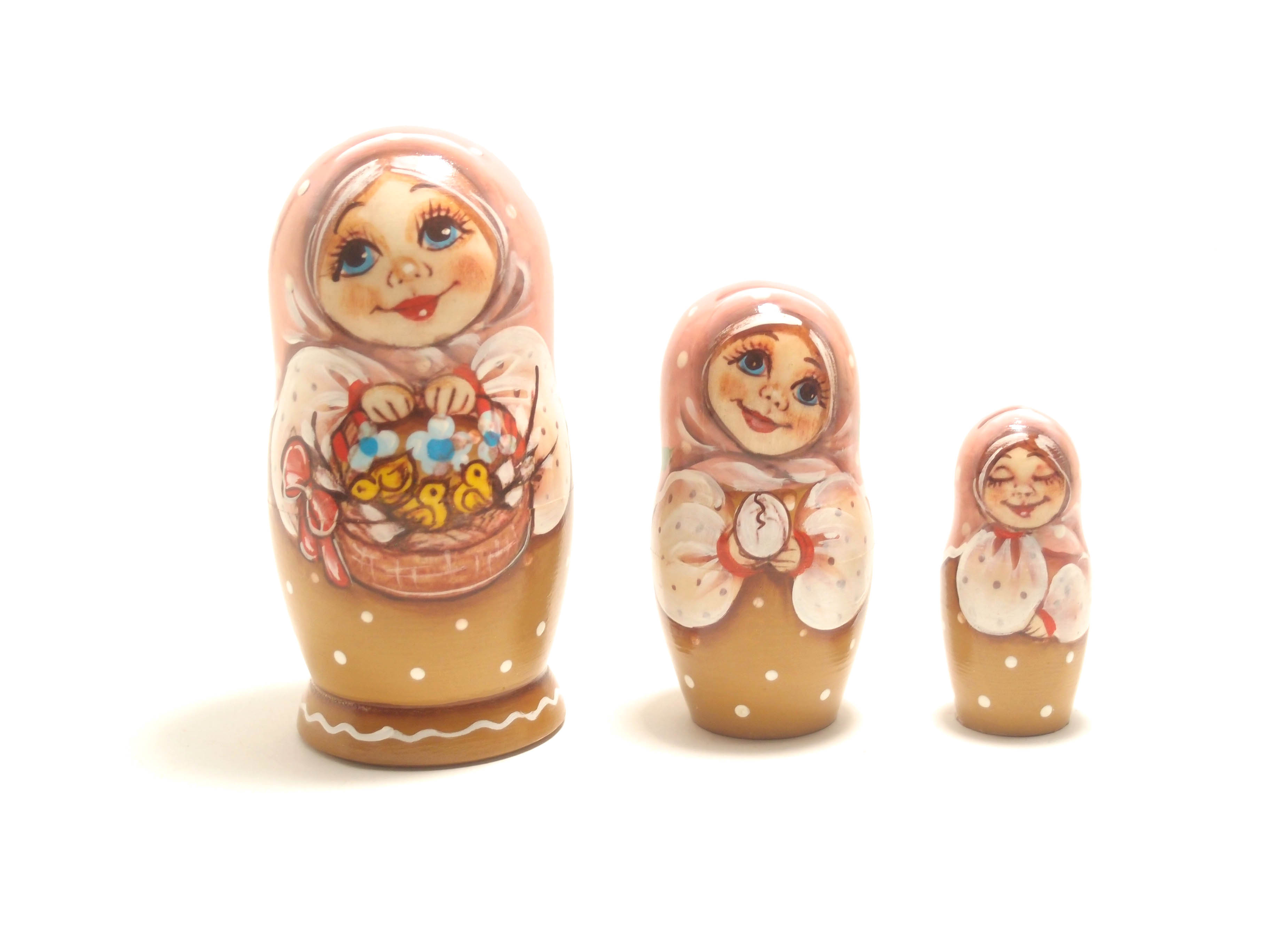 【楽天市場】マトリョーシカ 3個組 11cm ピンク頭巾（パスハ） [ロシア製]：Akhtuba