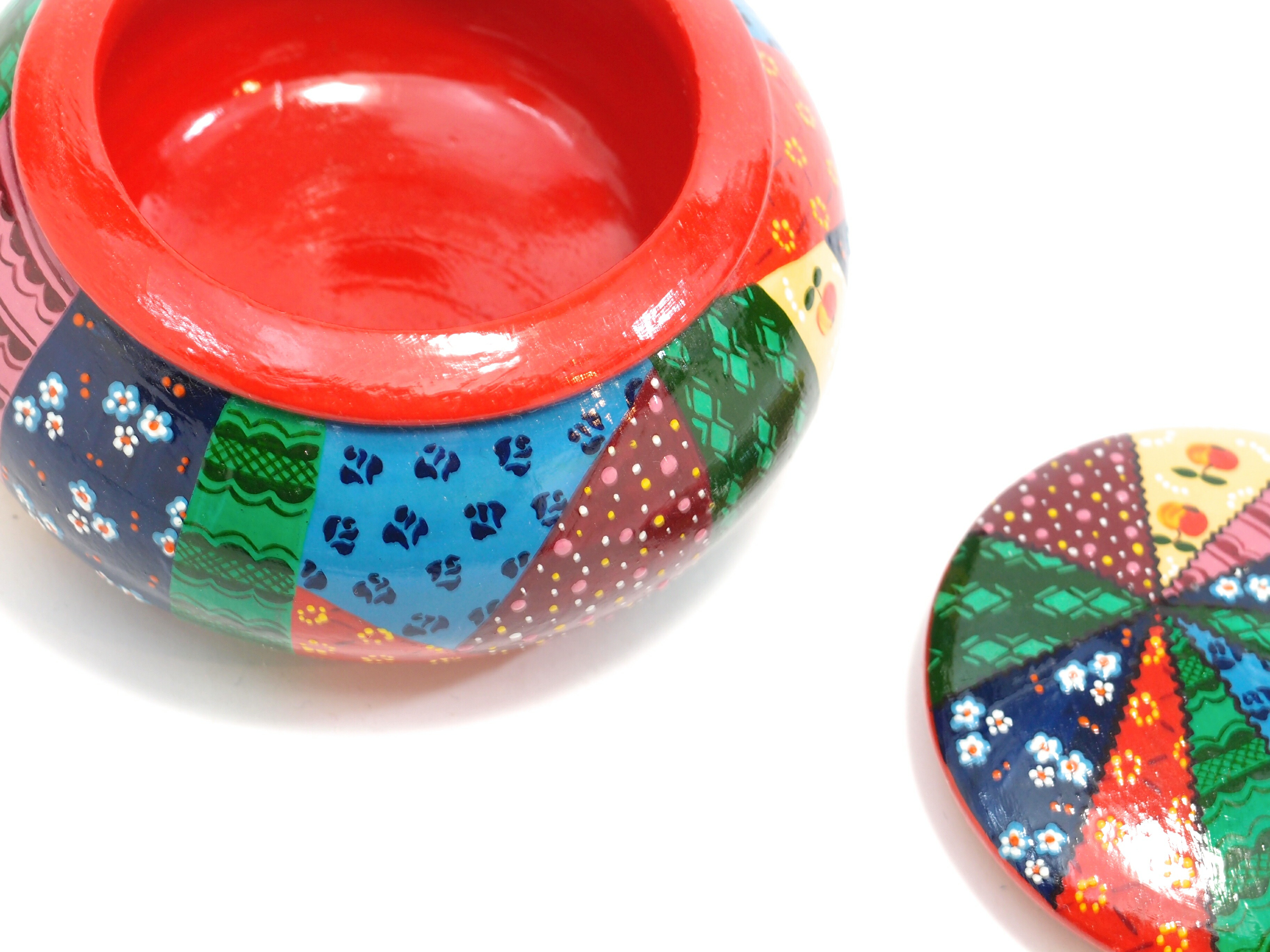 【楽天市場】マトリョーシカ作家 ダラフェエヴァ 作「木製小箱 直径:9.5cm」 [ロシア製]：Akhtuba