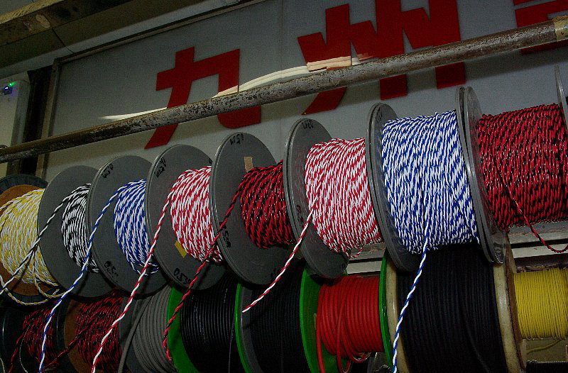 【楽天市場】黒白 0.5SQ ツイスト撚り線【100m】VTF 電子機器 配線用電線 KV0.5SQ を2本より合わせた ツイスト線：秋葉原の九州電気 楽天市場店