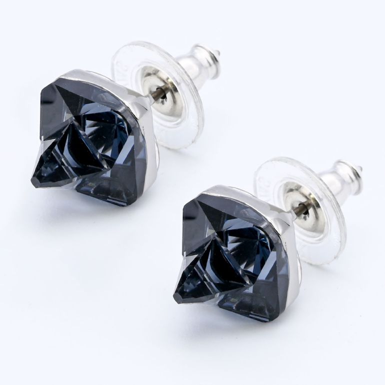 【楽天市場】スワロフスキー SWAROVSKI ピアス レディース オーリィクス Ortyx スタッドピアス ピラミッドカット グレー ...