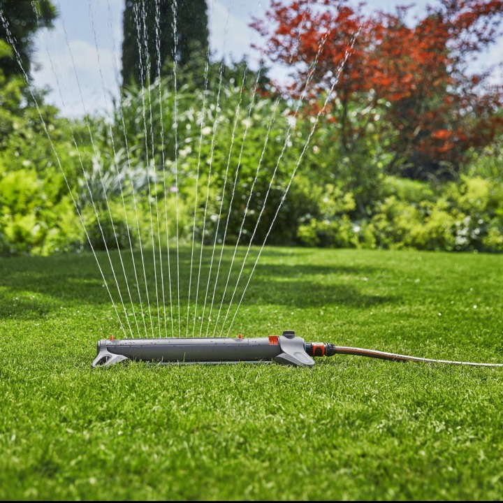 【楽天市場】散水 散水機 スプリンクラー GARDENA ガルデナ タカショー / 首振式スプリンクラー AquaZoom M /小型 (rco)：青山ガーデン タカショー公式