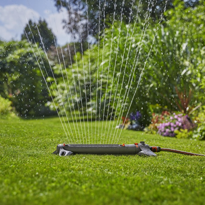 【楽天市場】【24h限定！抽選で最大100％ポイント還元】散水 散水機 スプリンクラー GARDENA ガルデナ タカショー / 首振式スプリンクラー AquaZoom L /小型 (rco ...