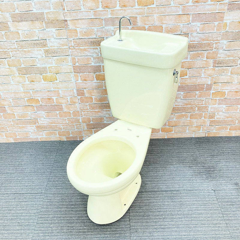 【楽天市場】☆年末年始ありがとうセール☆ 【中古品】【良品】 TOTO トイレ 洋式便器 (壁排水) 型番不明 排水芯170mmとタンク 一式 ...