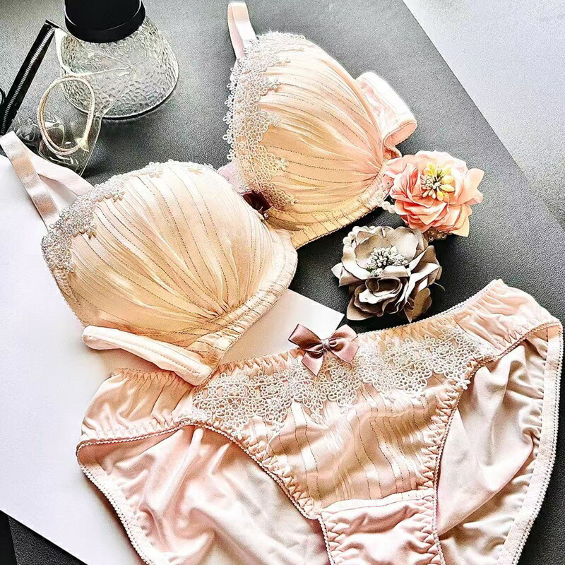 【楽天市場】谷間 レース ブラ 自胸 育乳 脇肉 小胸 ブラ ワイヤー入り 姿勢 レディース フルカップかわいい下着 おしゃれ 育乳ブラ フック ホック 3段 送料無料 B65 C65 C70 ...