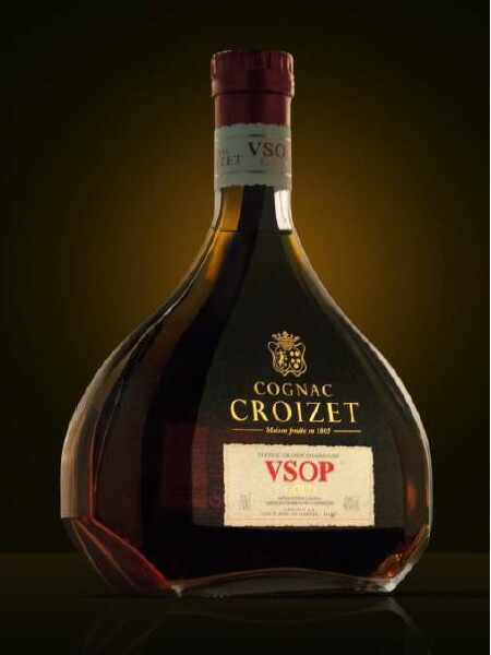 【楽天市場】コニャック CROIZET クロアーゼ VSOP Gold 700ml 専用ギフト箱なし ナポレオンが認めたコニャック最古の歴史を ...