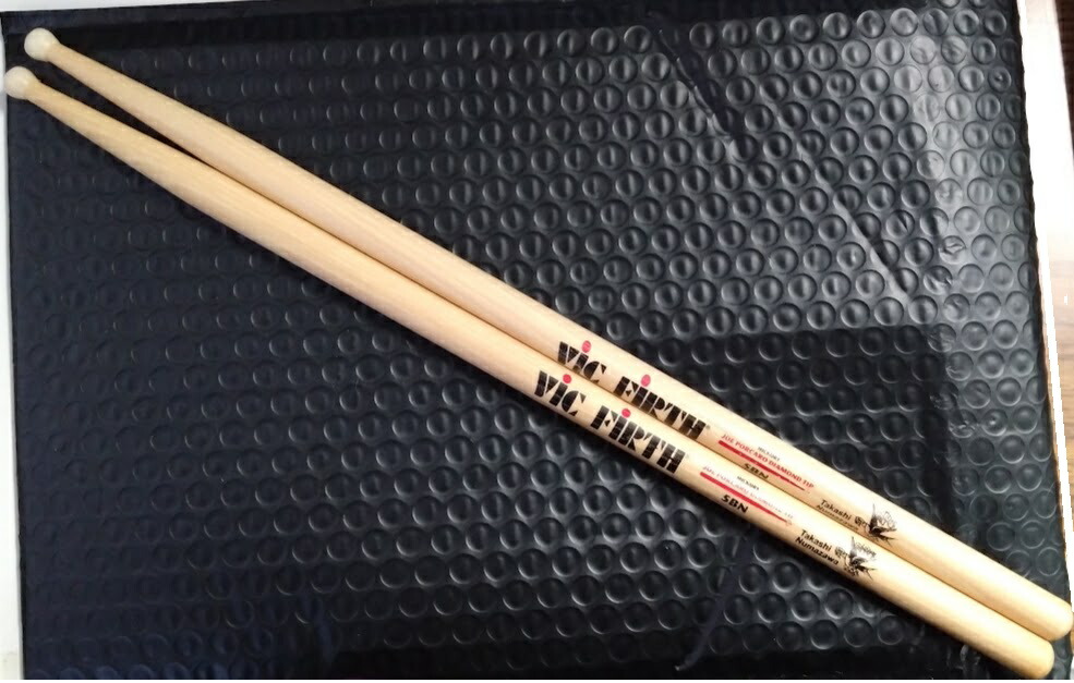 【楽天市場】ヴィックファース ドラムスティック VIC-CMDS0099 1組 ビックファース ぬまざわ たかし JOR PORCARD ...
