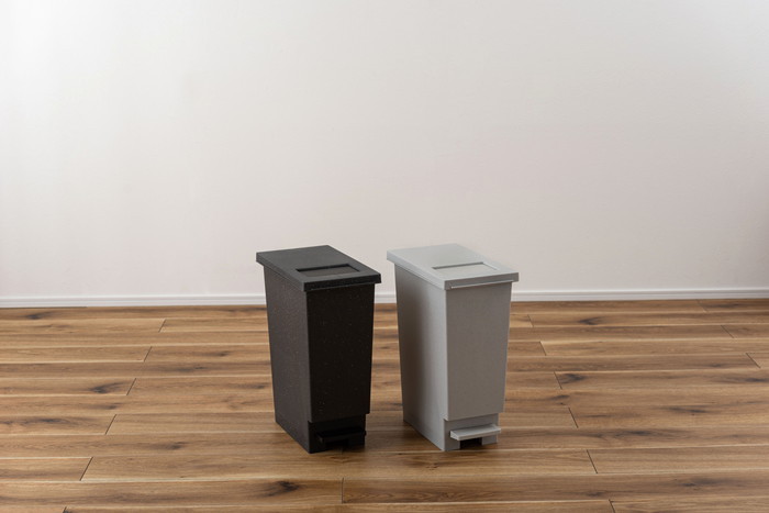 【楽天市場】トラッシュカン 20L ブラック グレー W20×D35.5×H45 店舗 カフェ ラウンジ ロビー ホテル 法人 azu-lfs-860 あす楽 ゴミ箱 送料無料 北欧 モダン ...