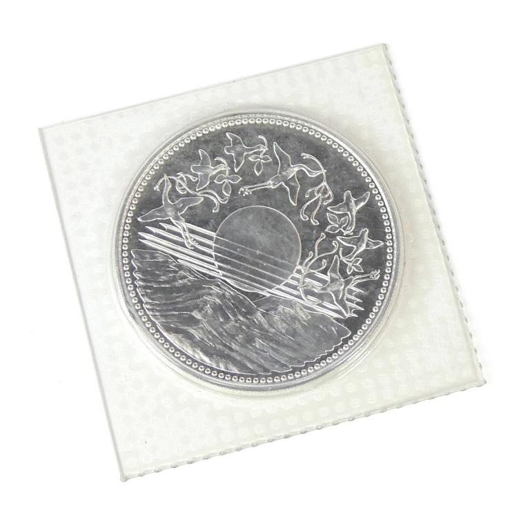 【楽天市場】昭和61年 天皇陛下御在位60年1万円銀貨 パック入り 未開封 記念貨幣 記念硬貨(69354)：堀田商事質店 楽天市場店