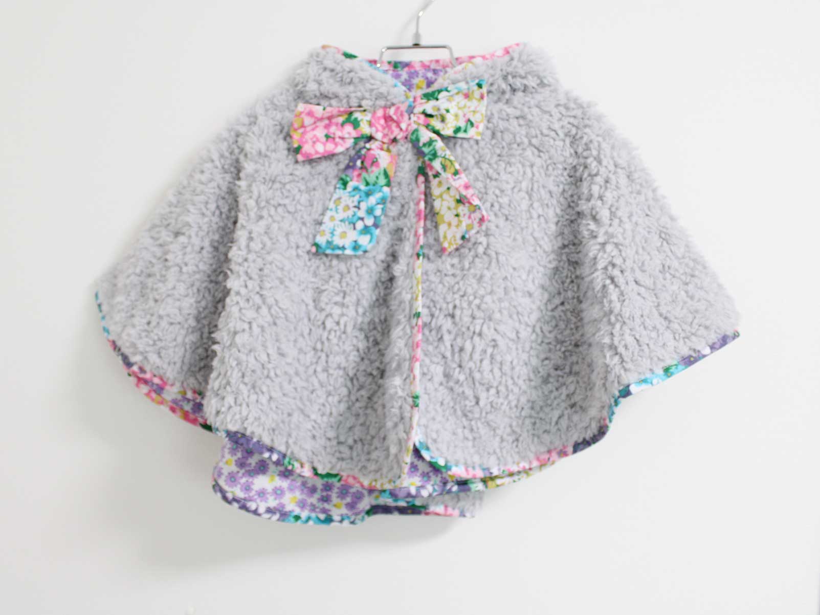 【楽天市場】〓フェフェ/fafa〓70-90cm マントコート ライトグレー 【中古】子供服 キッズ kids ベビー服 baby 女の子 ...