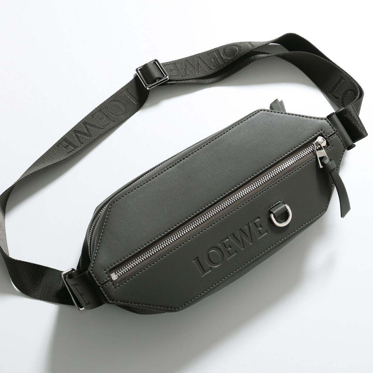 【楽天市場】LOEWE ロエベ ボディバッグ convertible sling コンバーチブル スリング B777NCNX01 メンズ ロゴ ...