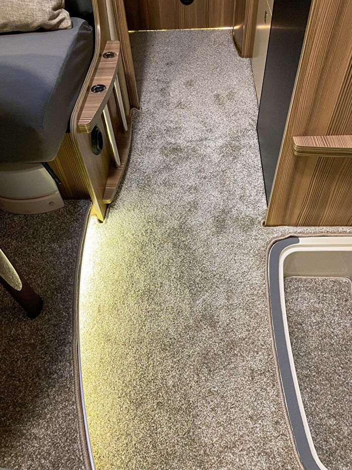 【楽天市場】ジル 520 リビングマット 3枚 フロアマット バンテック ZiL520 カムロード ふかふかな 大人のプレミアムシリーズ キャンピングカー カーペット カーマット 内装パーツ ...