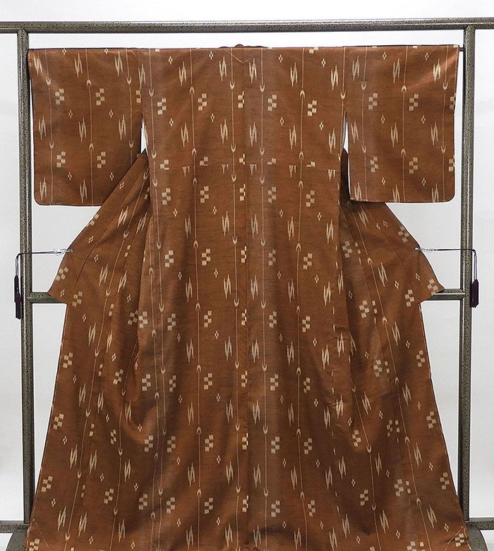 【楽天市場】紬 未着用 正絹 紬 格子燕絣模様 身丈168cm 裄丈67cm 紬 未使用 新古品 着物 d4048：きもの翔鶴