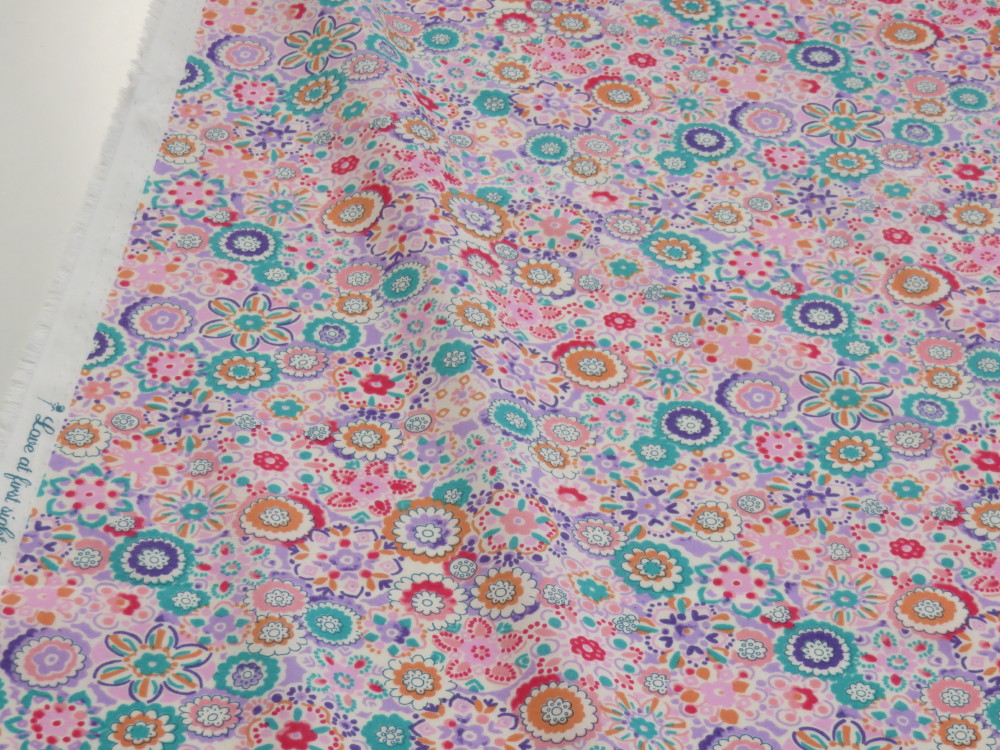 【楽天市場】1m単位 アウトレット40% YUWA有輪 サークルフラワー ピンク 60ローン生地 dou【メール便4m可】 メーカー処分品 生地 布地 布 コットン 綿 服地：布と手芸つばめや