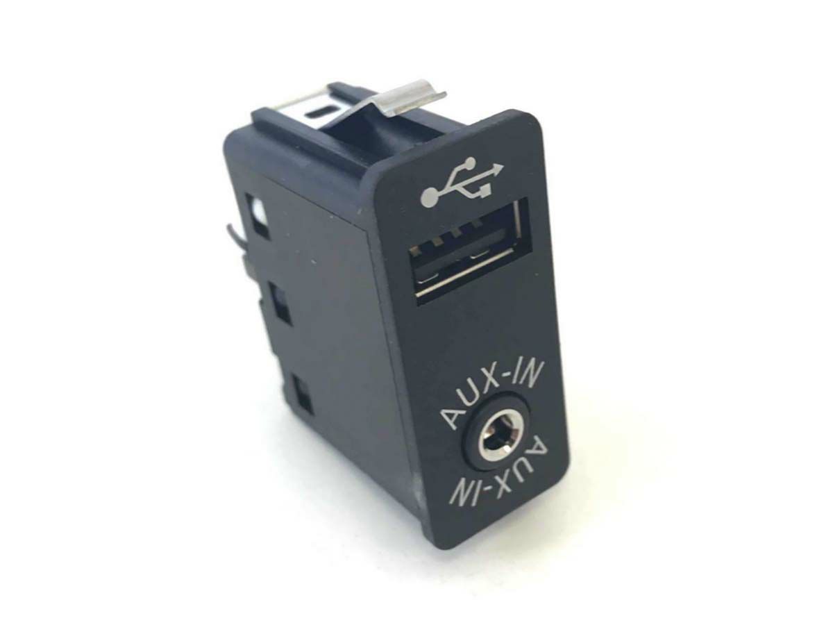 【楽天市場】【BMW純正】USB&AUX IN端子用ジャック 3シリーズ(E90) 1シリーズクーペ(E82)等 84109237653 ...