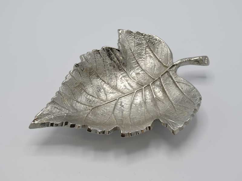 【楽天市場】アルミニウム トレイ リーフ シルバー トレー おしゃれ インテリア ディスプレイ アクセサリートレー マネートレイ ショップ用品 ...