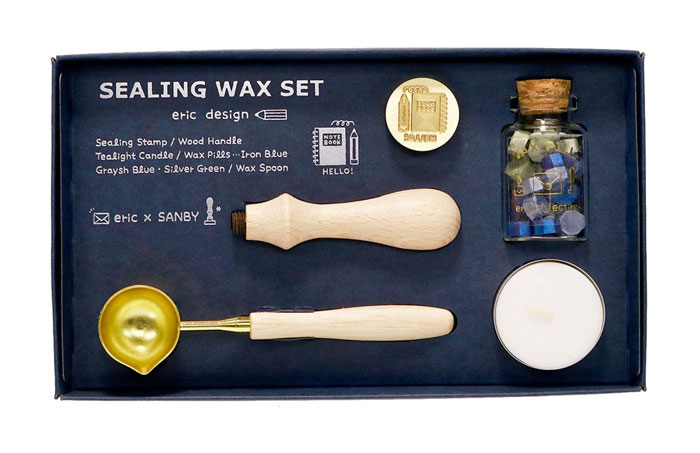 【楽天市場】シーリングワックス セット [eric] 【ノート eric-slg-set03】スタンプ・ハンドル・ワックスピル（ガラス瓶入り 約30粒）・スプーン・キャンドル 各1個 サンビー ...