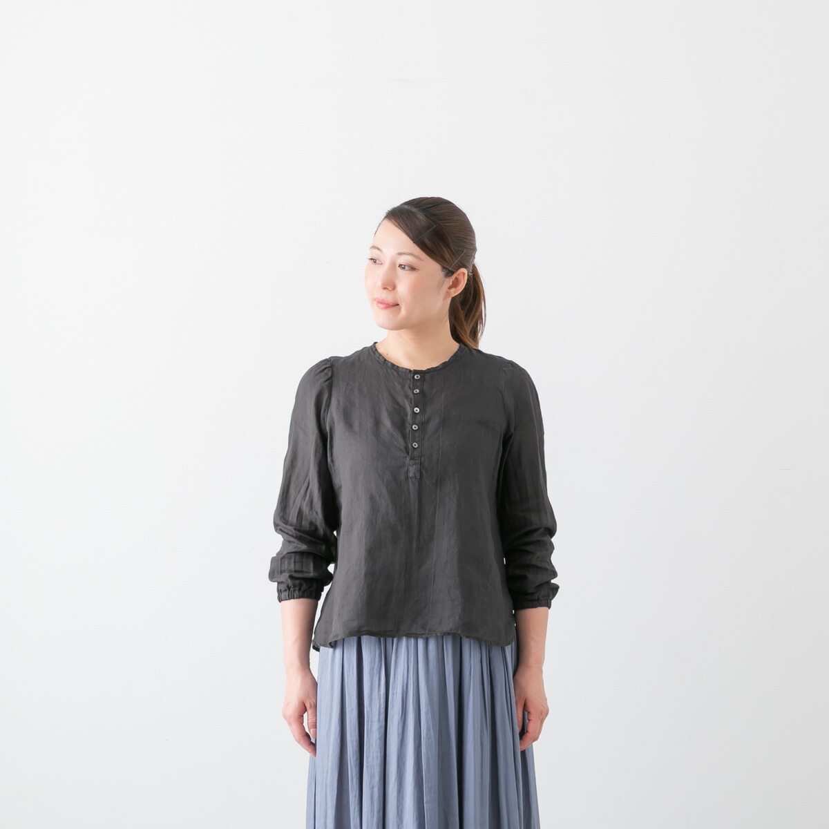【楽天市場】(メール便OK) MANON マノン OVER DYE RAMIE HENRY NECK BLOUSE オーバーダイ ラミー ...
