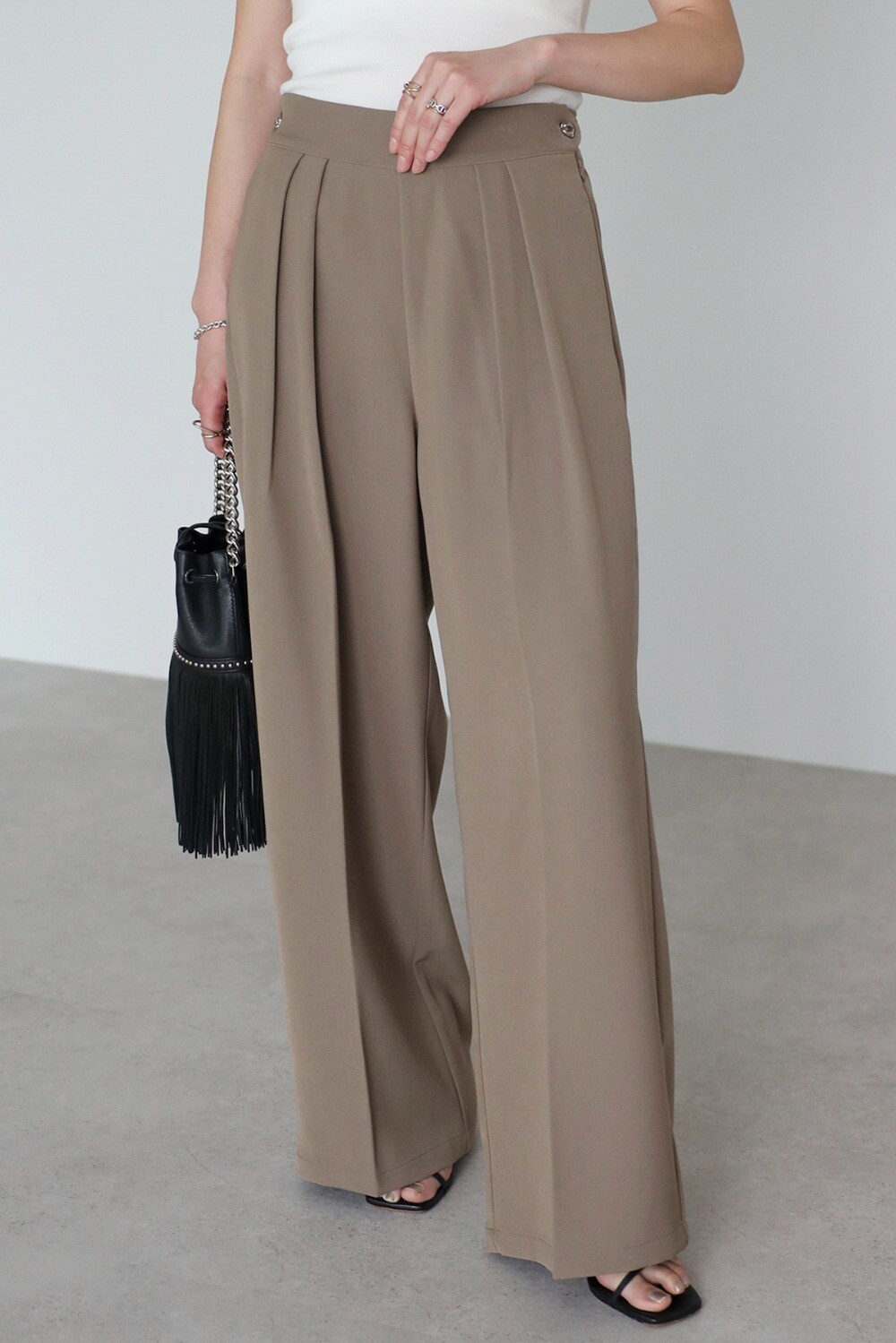 【楽天市場】サイドボタンタックワイドパンツ 77-004916：BONJOUR SAGAN