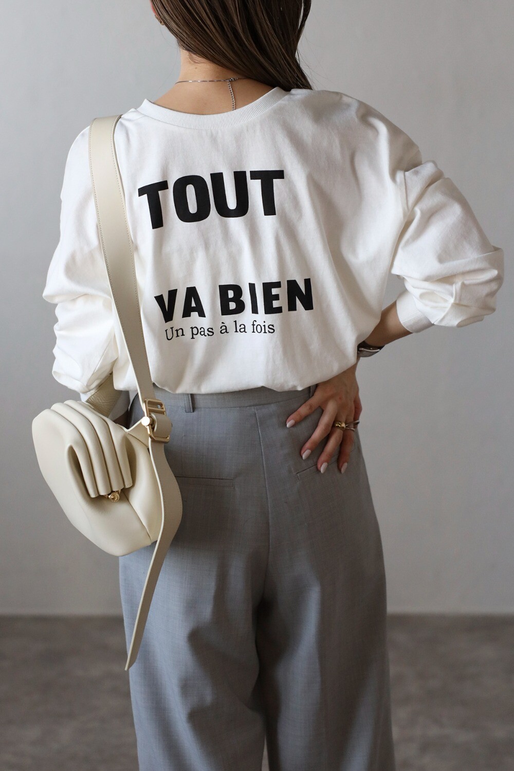 【楽天市場】前後2WAYクルーネックロゴロンT 77-004677：BONJOUR SAGAN