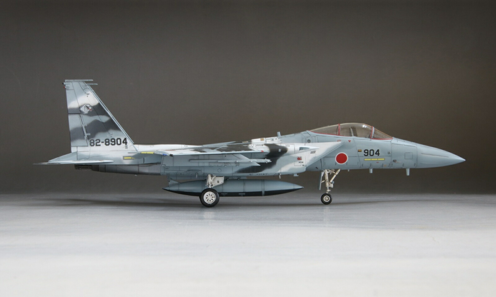 楽天ブックス: 1/72航空機「スペシャルマーキング」シリーズ 航空自衛隊 F-15J アグレッサー [904号機 ブラック／ホワイト] 【FK02】 (プラモデル) - 玩具 ...