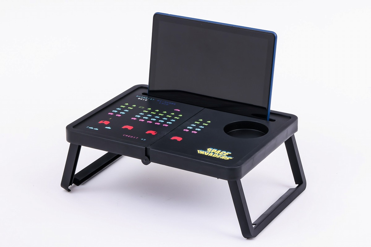 SPACE INVADERS Table Book