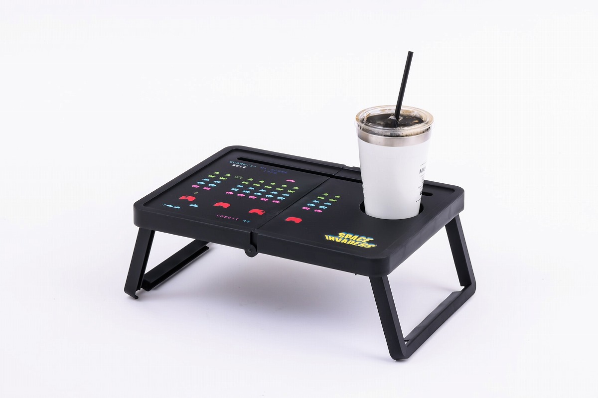 SPACE INVADERS Table Book