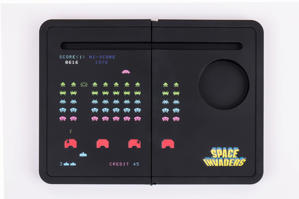 SPACE INVADERS Table Book