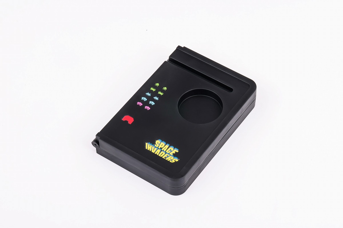 SPACE INVADERS Table Book