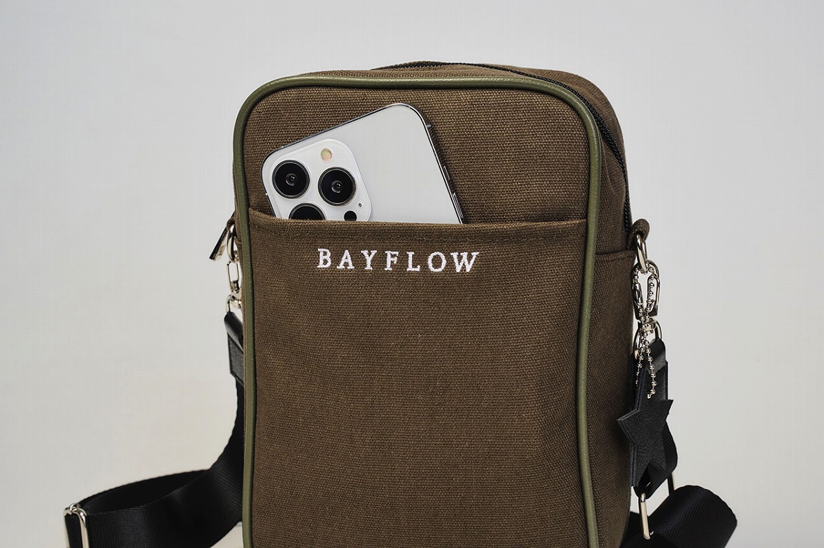 楽天ブックス: BAYFLOW ペットボトルがタテに入る! LOGO SHOULDER BAG BOOK KHAKI - 9784299051721 : 本