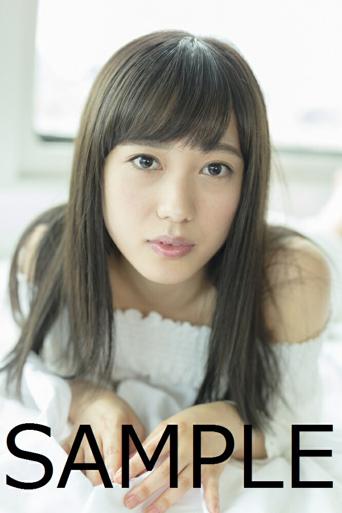 楽天ブックス: 【楽天ブックス限定特典】井上理香子 ファースト写真集 『 RI0529 』(生写真 1枚) - 長野 博文 - 2100011014206 : 本