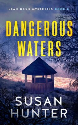 楽天ブックス: Dangerous Waters - Susan Hunter - 9781648754609 : 洋書