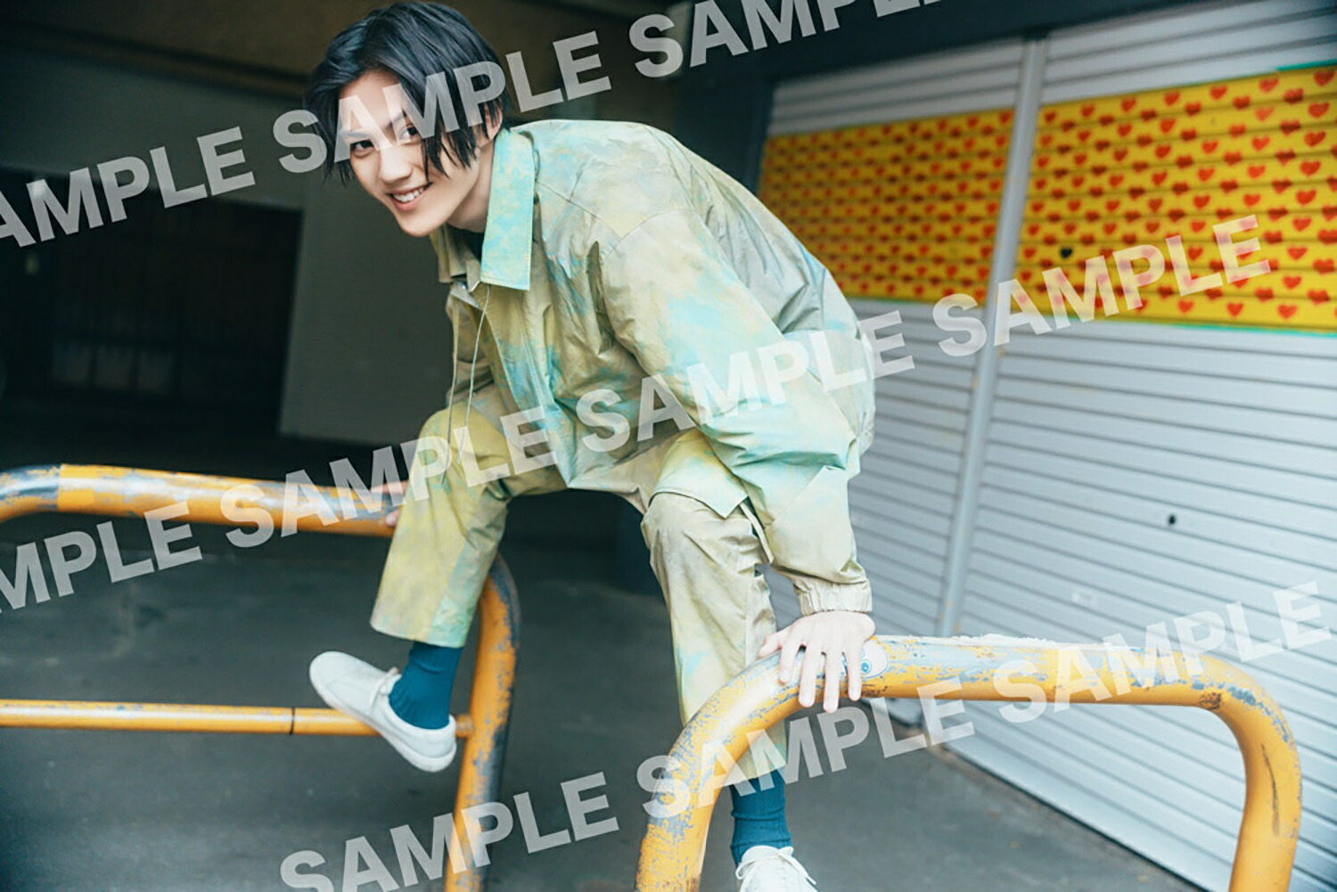 楽天ブックス: 【楽天ブックス限定特典】簡秀吉1st写真集 IKKAN(簡秀吉大判生写真（2L判）) - 簡 秀吉 ...