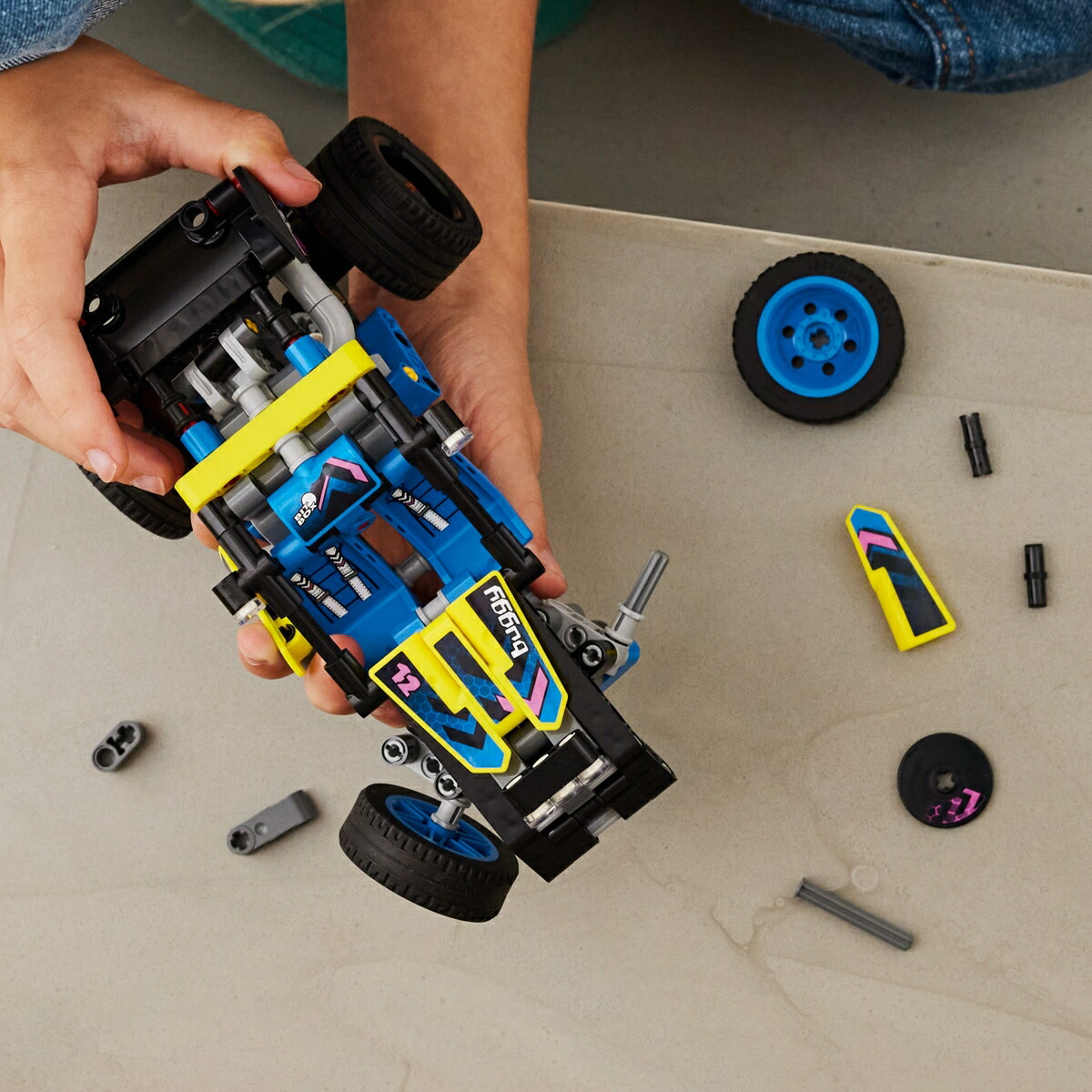 楽天ブックス: レゴ(LEGO) テクニック オフロード・レースバギー 【おもちゃ 玩具 プレゼント 誕生日 ブロック クリスマス 男の子 ...