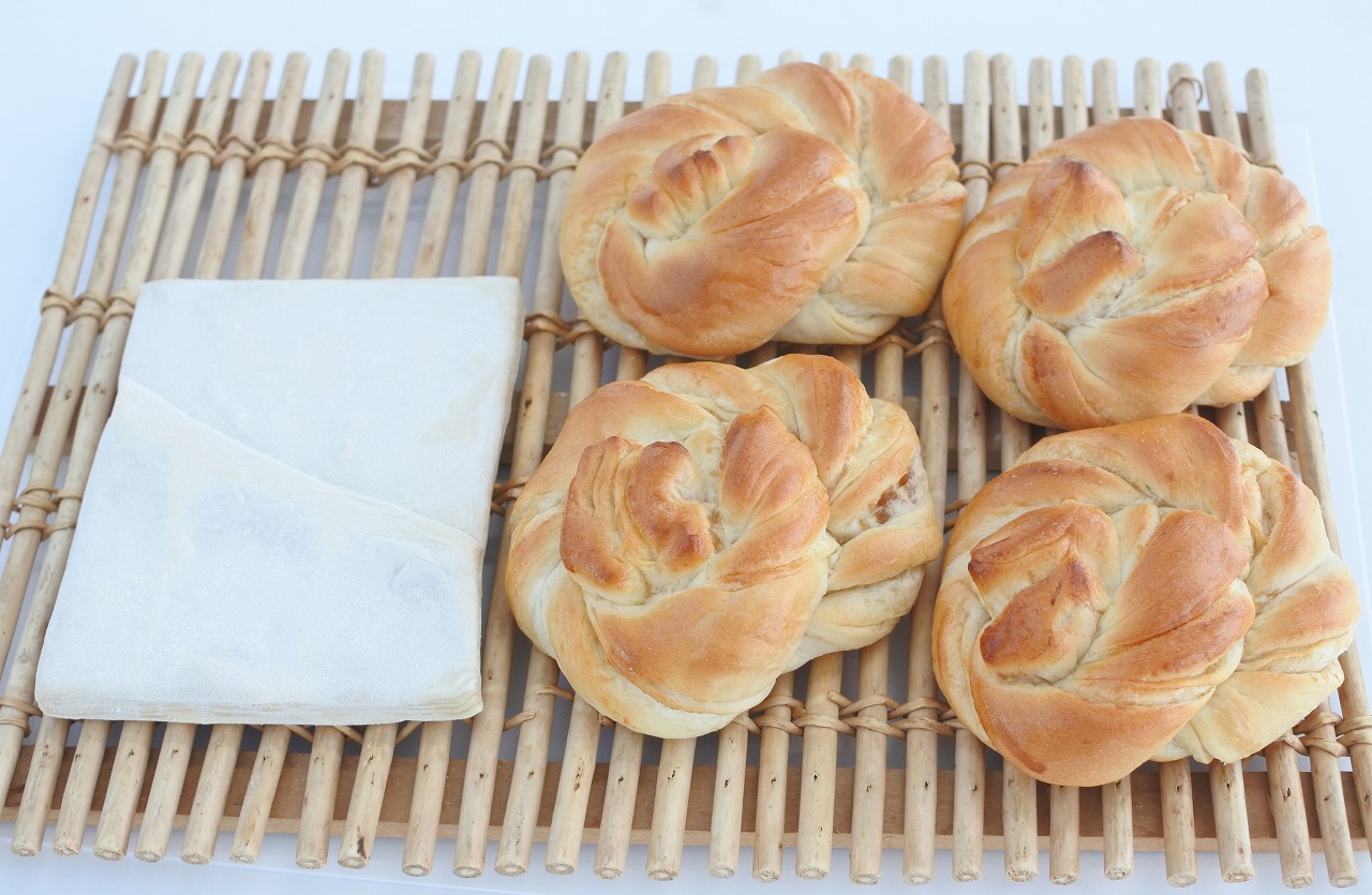 【楽天市場】敷島製パン 冷凍生地 国産小麦のメープルシート 280g×24個 【業務用・パスコ・敷島パン・メープル生地・発酵必要】：パンの材料 ...