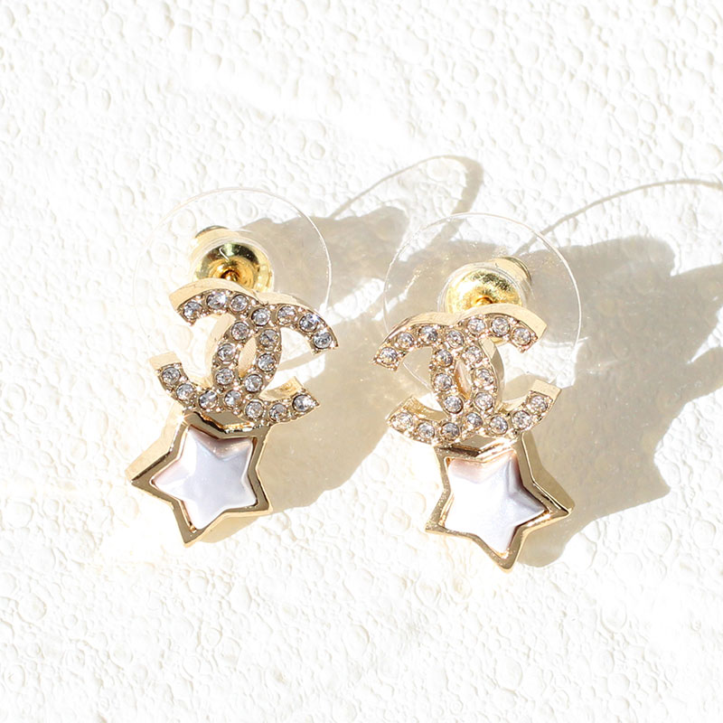 【楽天市場】シャネル CHANEL ピアス CCマーク メタル＆ストラス ラインストーン コスチュームパール ダブルC スター 星 2023 ...