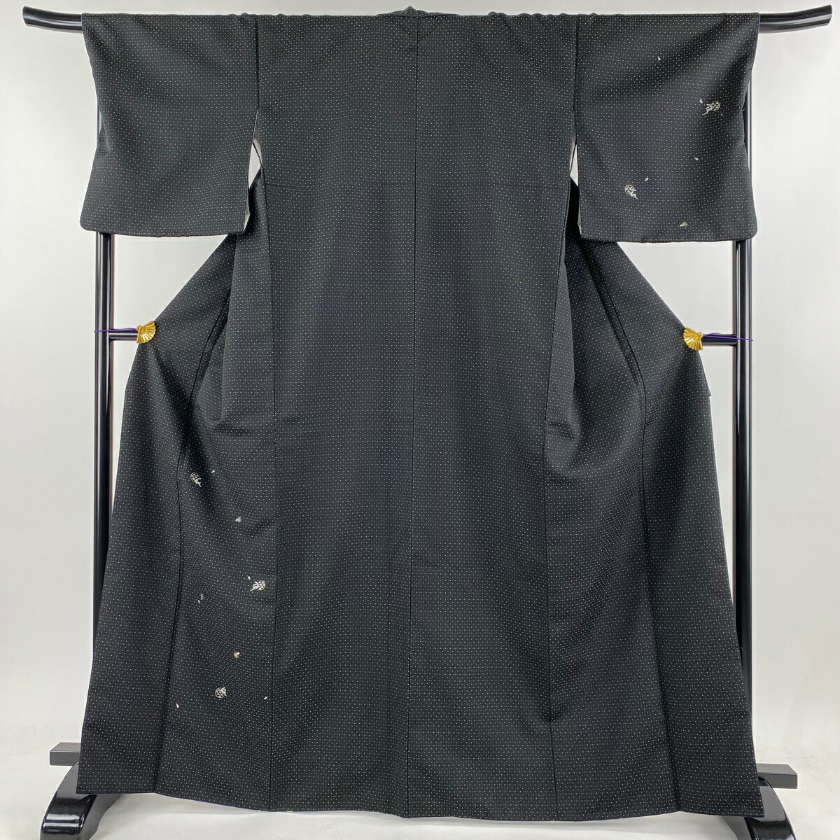 【楽天市場】付下げ 身丈166.5cm 裄丈69.5cm L 袷 お召地 うさぎ 花びら 螺鈿箔 刺繍 黒 正絹 美品 逸品 【中古】：バイ ...