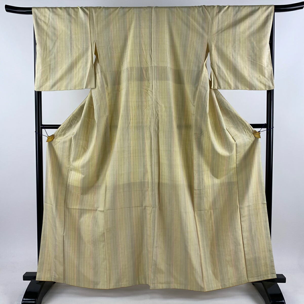 【楽天市場】紬 身丈163.5cm 裄丈67cm M 袷 よねざわ新田 証紙あり 縦縞 薄黄 正絹 逸品 【中古】：バイセル 楽天市場店