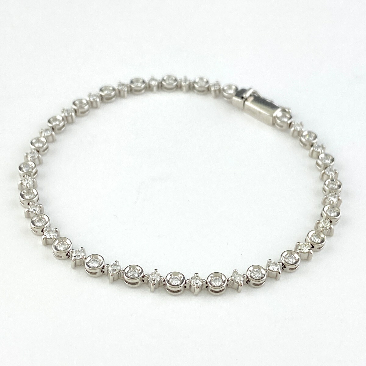 【楽天市場】【ラッピング可】デビアス De Beers ライン ブレスレット WG ホワイトゴールド 腕輪 メレダイヤ ブレスレット K18 ...