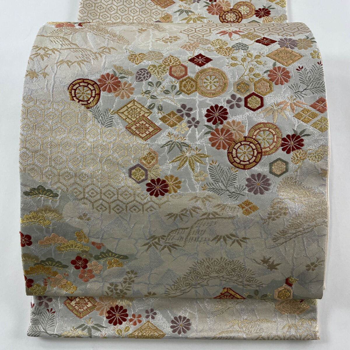 【楽天市場】袋帯 秀品 源氏車 松竹梅 金糸 箔 ベージュ 六通 正絹 【中古】 msp30：バイセル 楽天市場店