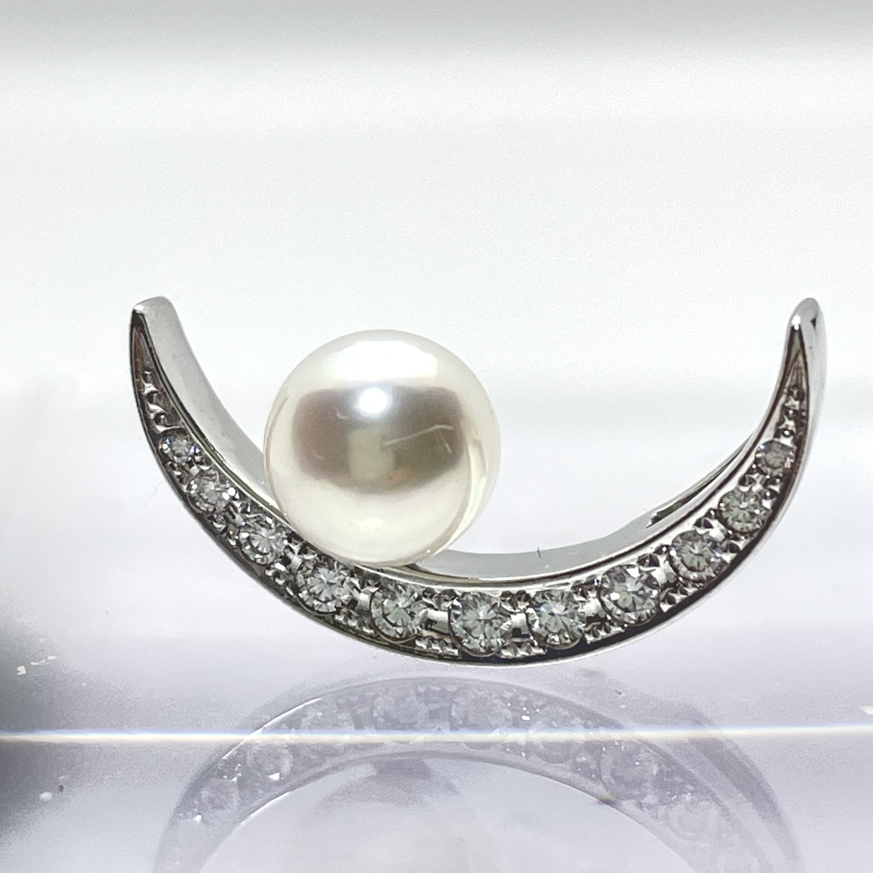 【楽天市場】タサキ TASAKI 田崎 ペンダント 月モチーフ K18WG ホワイトゴールド パール P7.0mm ダイヤモンド D0.19ct 2.3g【中古】：ブランドトーヨー