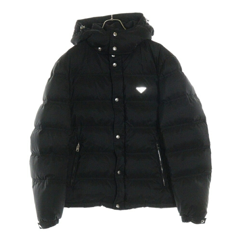 【楽天市場】PRADA(プラダ) サイズ:52 24AW トライアングルロゴプレート ジップアップ ダウンジャケット ブラック SGH070 ...