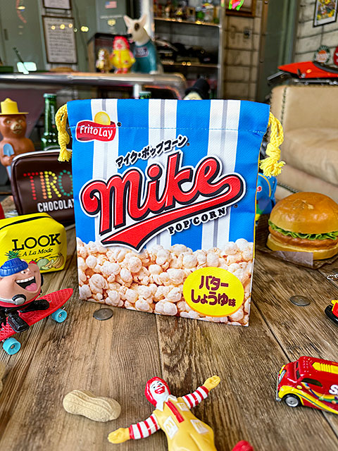 【楽天市場】駄菓子屋シリーズ お菓子のキンチャク袋 （マイク ポップコーン） オフィシャルグッズ 巾着袋 昭和レトロ アメリカン雑貨 アメリカ ...
