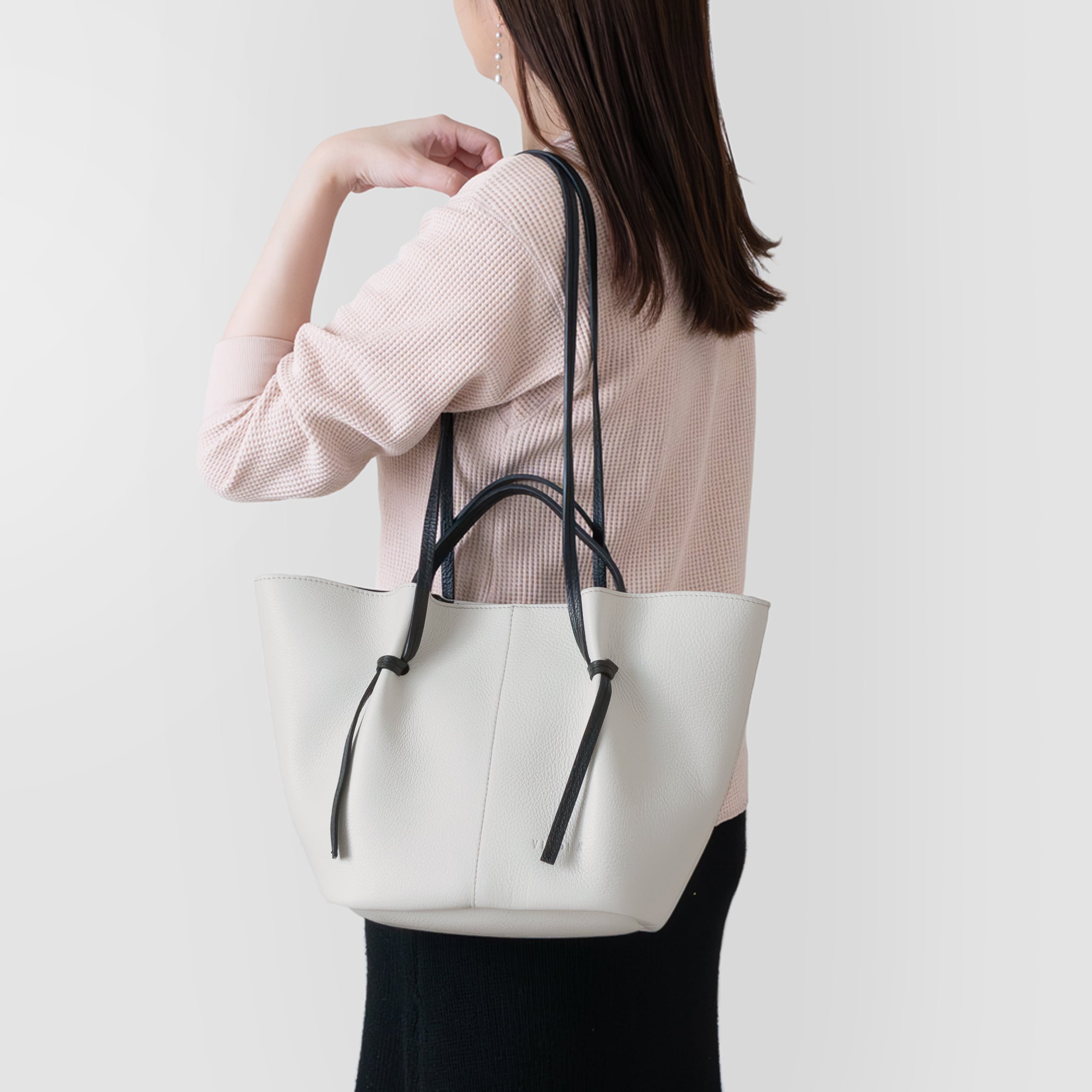 【楽天市場】【期間限定20%OFF】VISONA [ヴィソナ]ポイントギャザーオープン2WAYバッグ5S 24201 WHITE ホワイト本革 / インポート / ショルダー / ハンド ...